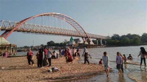 Kemarau Hamparan Pasir Sungai Kahayan Jadi Tujuan Wisata Dadakan