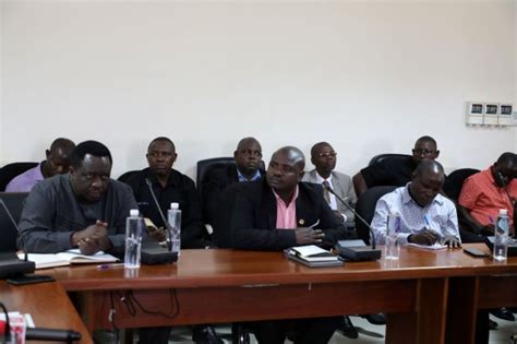 WAZIRI MHAGAMA AKUTANA NA VIONGOZI WA VYAMA VYA WAFANYAKAZI NCHINI