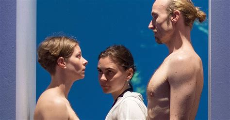 Art Exhibition In London Visitors Need To Squeeze Between Nude Models