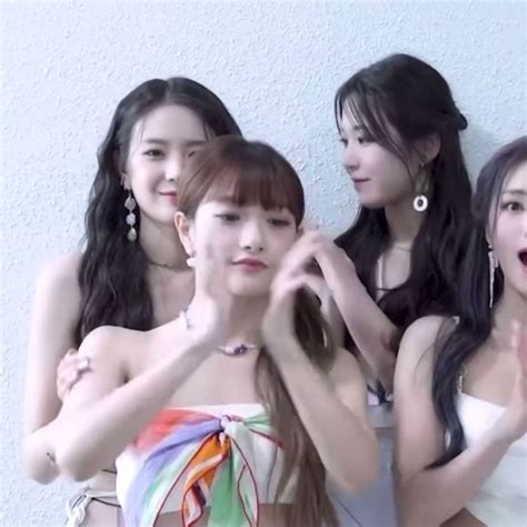 히네 on Twitter 지헌이랑 규리가 서연이 너무 귀여워한다 서로 볼 찌르면서 장난치더니 마지막은 강아지 볼 찌르기