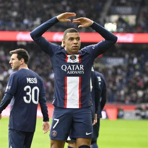 L ÉQUIPE on Twitter Double buteur contre Lille Kylian Mbappé a
