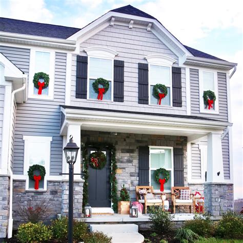 Top 92 Pictures Wreaths On Windows Pictures Updated