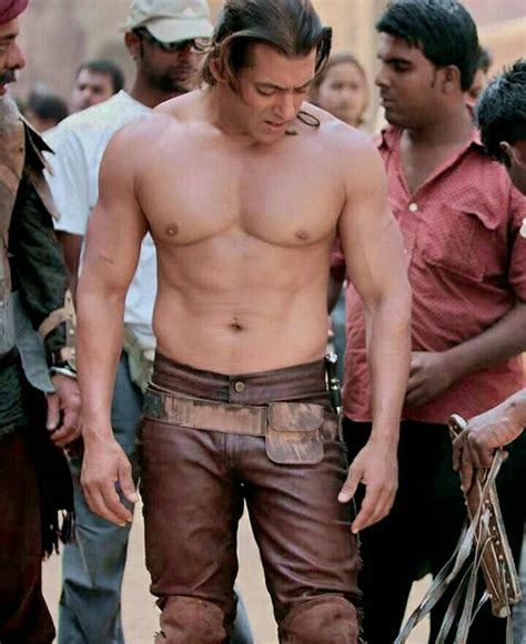 Shirtless Bollywood Men Salman Khan Shirtless On Set