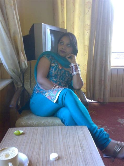 Desi Moti Gaand In Salwar Cumception