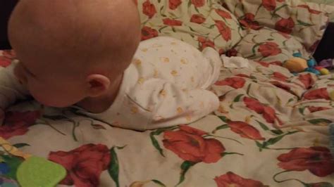 Выкладывать на живот новорожденного Tummy Time Positions Timing and Tips