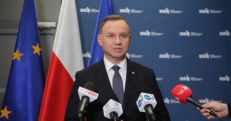 Prezydent i premier Nic nie wskazuje na to że był to atak na