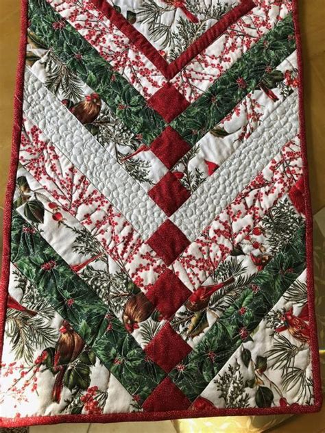 Pin Auf Christmas Table Runnet