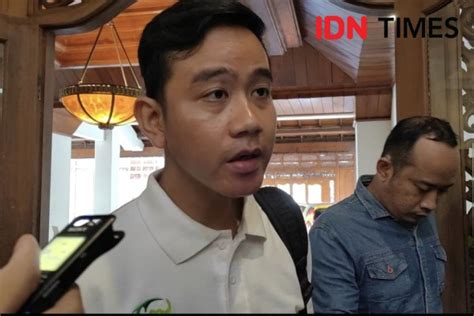 Gibran Tanggapi Pernyataan FX Rudy Soal Iriana Hanya Gosip
