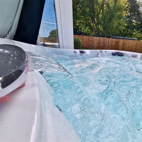 Jacuzzi J 475IP HOT TUB Luxury 6 7 People J 400 Hot Tub