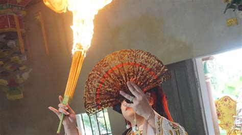 Cô Bé Thác Bờ Hoà Bình Bản văn Thánh Cô Bé coi sóc đền Chúa Thác Bờ