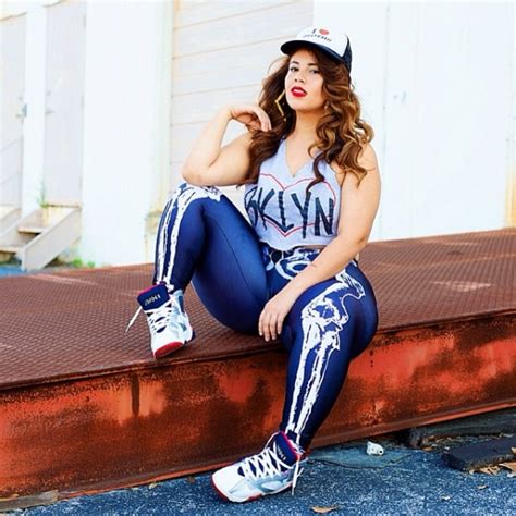 10 Essential Fashion Tips For Curvy Women
