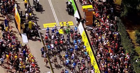 Au cœur du peloton Netflix renouvelle pour une saison 2 sa série sur