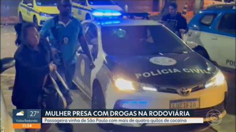 Vídeo Mulher do Suriname é presa quatro quilos de cocaína na