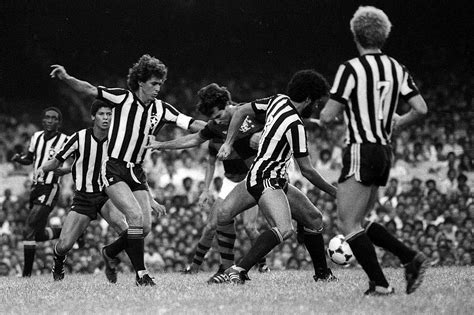 As Fotos De Confrontos Hist Ricos De A Entre Flamengo E Botafogo