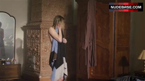 Aqueela Zoll Ass Scene Wrong Turn Nudebase