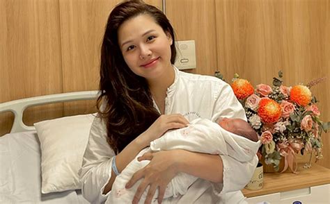 Phanh Lee hạ sinh con trai bạn thân hé lộ thông tin đặc biệt của nhóc tỳ