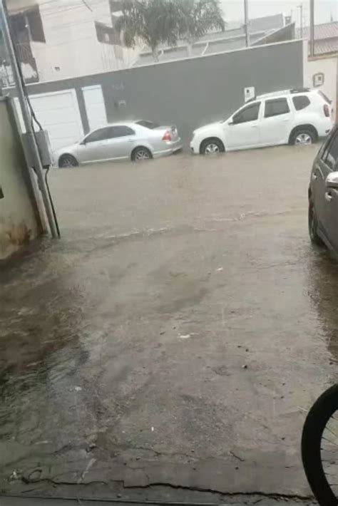 Chuva Forte E Vendaval Causa Estragos E Alaga Bairros De Pouso Alegre