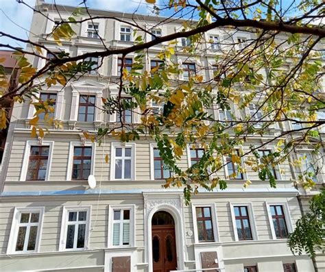 Zabytkowa kamienica na Przedmieściu Świdnickim odnowiona Radio Gra