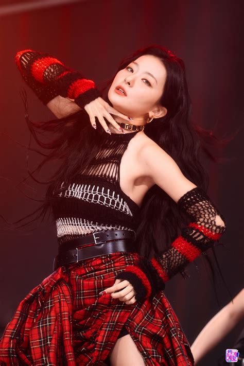 SBS 인기가요 SBS Inkigayo on Twitter 221009 인기가요 포토스케치 퀸슬기를 좋아하는 28