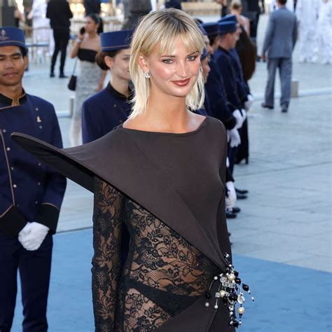 Gigi Hadid S Naked Illusion Mini Dress Stole The Show At The Vogue