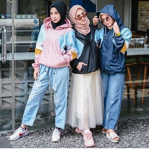 12 Inspirasi Outfit Jogging Hijab Tetap Stylish Saat Olahraga