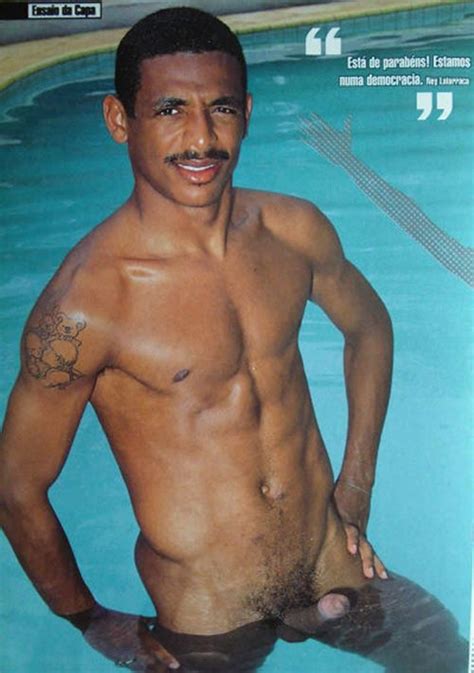 Fotos Do Jogador Vampeta Nu Na G Magazine Homens Pelados BR