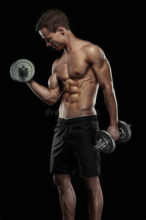 Individuo Muscular Del Culturista Que Hace Ejercicios Con Pesas De