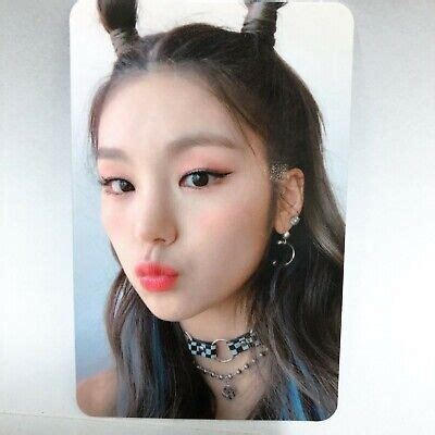 Itzy Yeji Official 1st Mini Album IT Z ICY Photocard 3 Photo Card Jyp