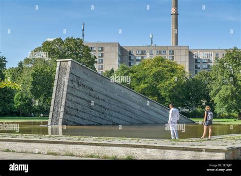 Mauerbrunnen Invalidenpark Invalidenstrasse Mitte Berlin