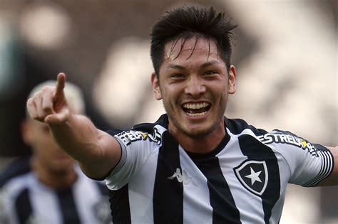 Botafogo Encaminha Empr Stimo De Lu S Oyama Para O Goi S Super R Dio Tupi