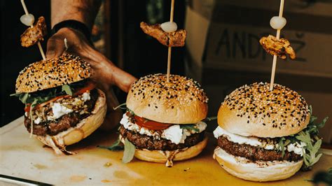 Dia do hambúrguer 3 receitas de hambúrguer caseiro Boomi