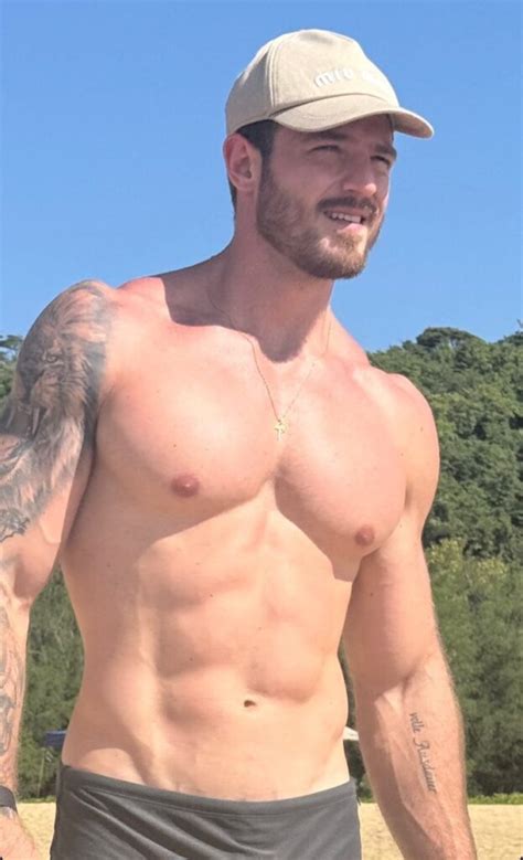 Diário dos famosos nus 100 fotos de homens famosos nus Bananas Famosas