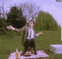 Mr Bean Wasp Mr Bean Wasp Bee Discover Share GIFs