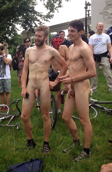 DELICIOUSDEITY World Naked Bike Ride 9