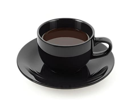 Una taza de café negra se sienta en un platillo con un fondo blanco