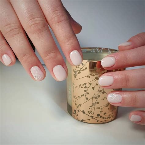 Winter Gel Nail Designs For Short Nails That Will Make Your Hands Look