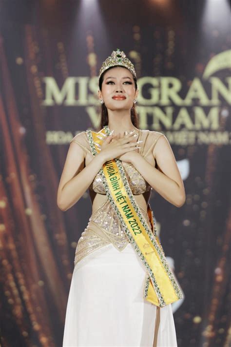 Huỳnh Thị Thanh Thủy khép lại kỷ lục 11 người đẹp lên ngôi Hoa hậu