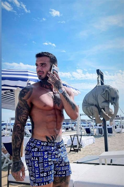 Lucas Peracchi In Slip Ed In Costume Le Due Nuove Foto HOT BitchyX