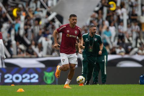 Fluminense anuncia renovação de contrato André Super Rádio Tupi