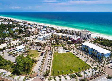 8 Towns In Florida S Emerald Coast That Have The Best Main Streets