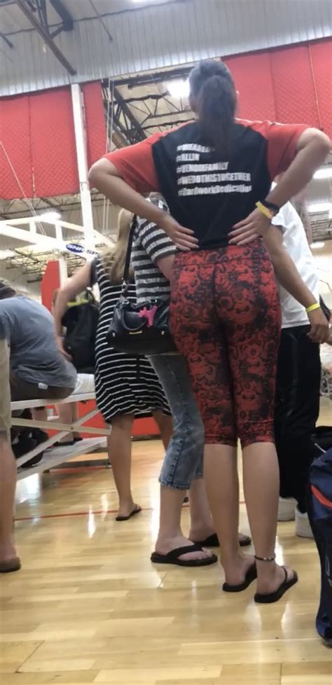 Fit Lightskin With A Bubble On Her Spandex Leggings And Yoga Pants Forum