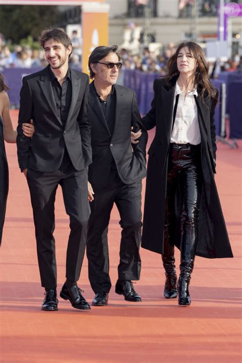 Charlotte Gainsbourg Et Yvan Attal Le Mariage De Leur Fils Ben
