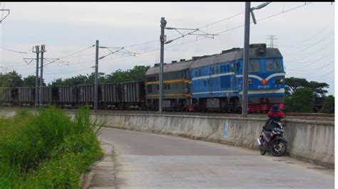 Pergerakan Rangkaian Gerbong Batu Ballast Kembali Ke Depo Tegalluar