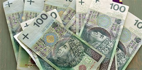Od 1 marca 2024 waloryzacja rent i emerytur Ile wyniosą renty