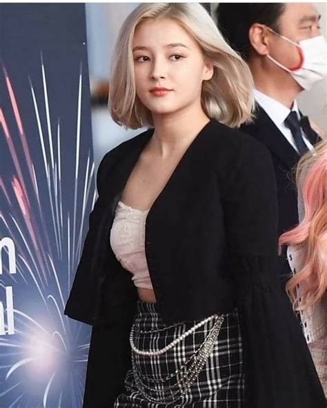 Pin By Shigeki Matsumoto On Nancy Momoland Korean Beauty Girls