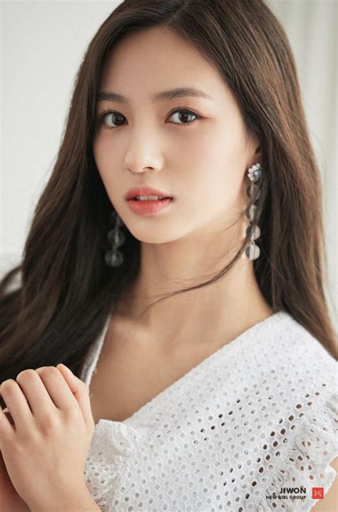 Jiwon Cherry Bullet South Korean Girls Korean Girl Groups Figure