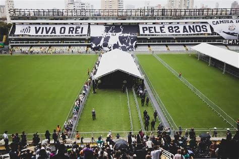 Corpo de Pelé é velado na Vila Belmiro em Santos Esportes Jornal NH