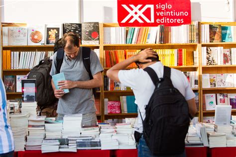 1979 Se celebra el primer Día Nacional del Libro en México