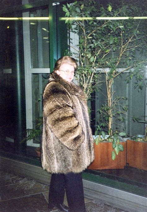 Pin by Evgen on шуба 7 Fur coat Coat Fashion