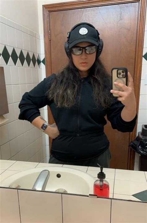 Range Bathroom Selfie 🤳 Rselfie